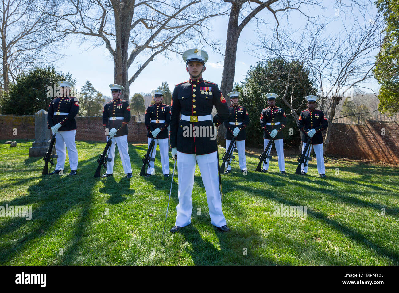Members of the Marine Corps Base Quantico ceremonial platoon rifle ...