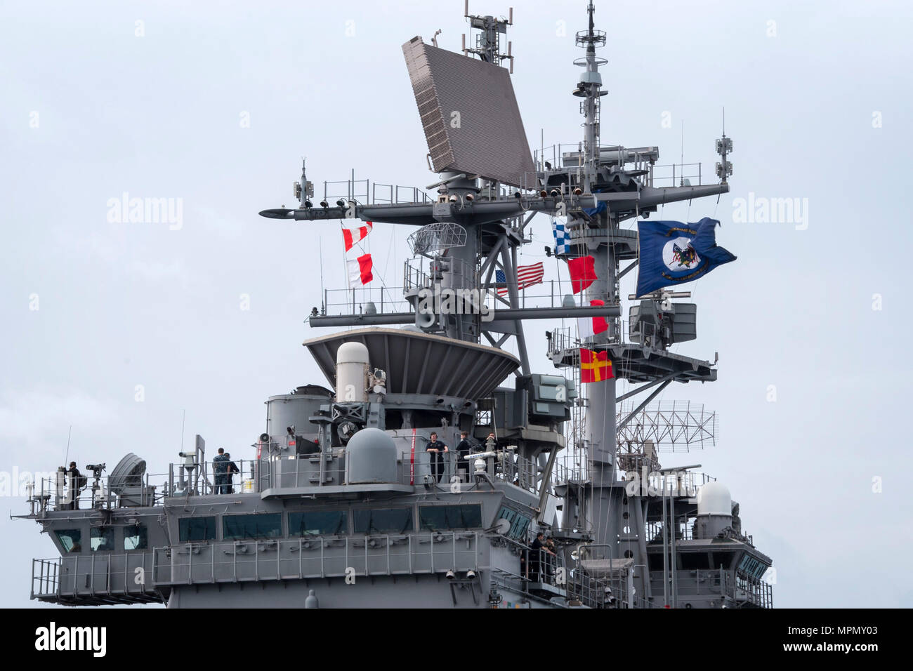 170406-N-WF272-008 WHITE BEACH, Okinawa (April 6, 2017) The amphibious ...