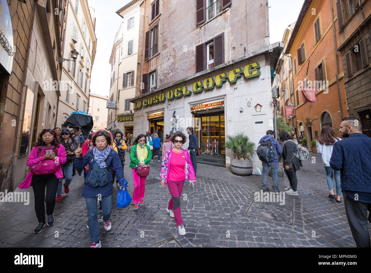 Asian tourists in rome hi-res stock photography and images - Alamy