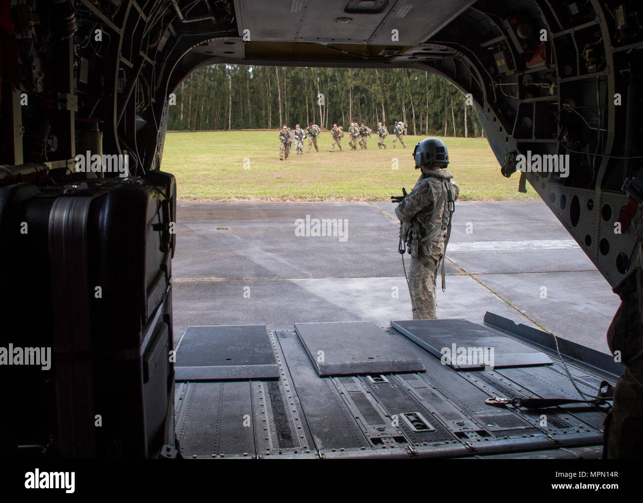 CAMP H.M. SMITH, Hawai’i (March 30, 2017) Soldiers assigned to 112th ...