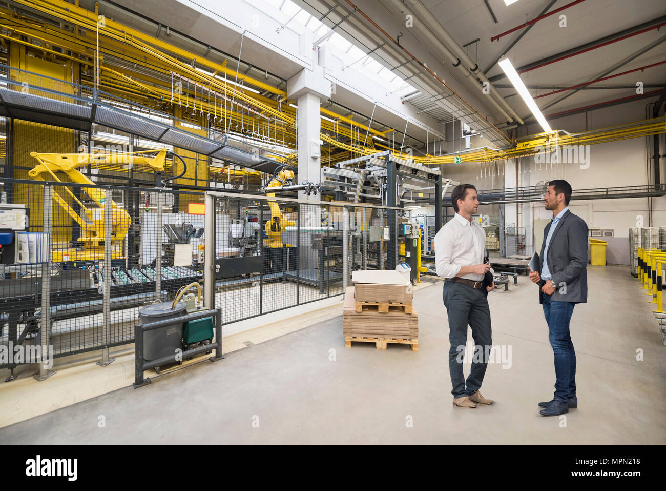 Talking shop hi-res stock photography and images - Alamy