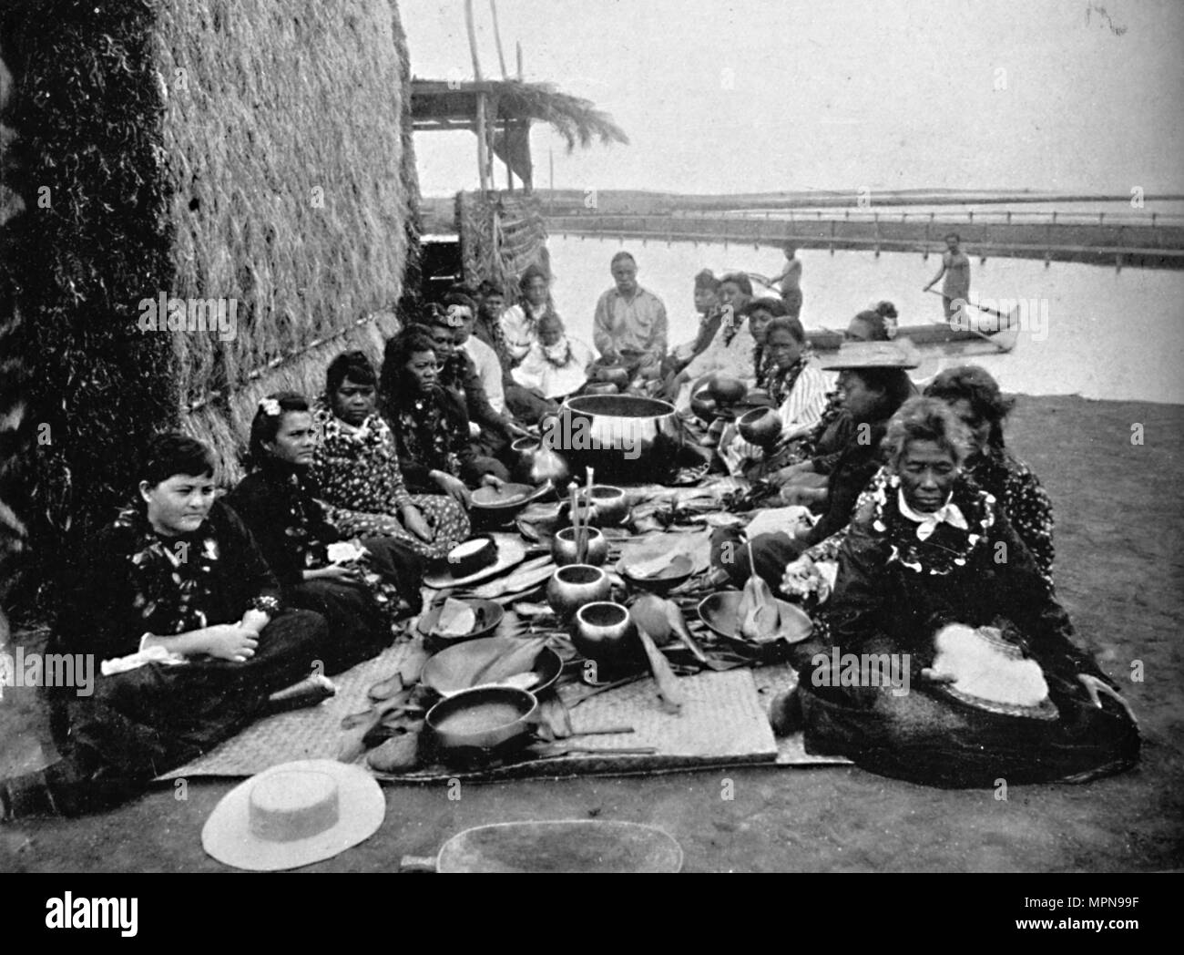 Native people of hawaiian islands hi-res stock photography and images ...