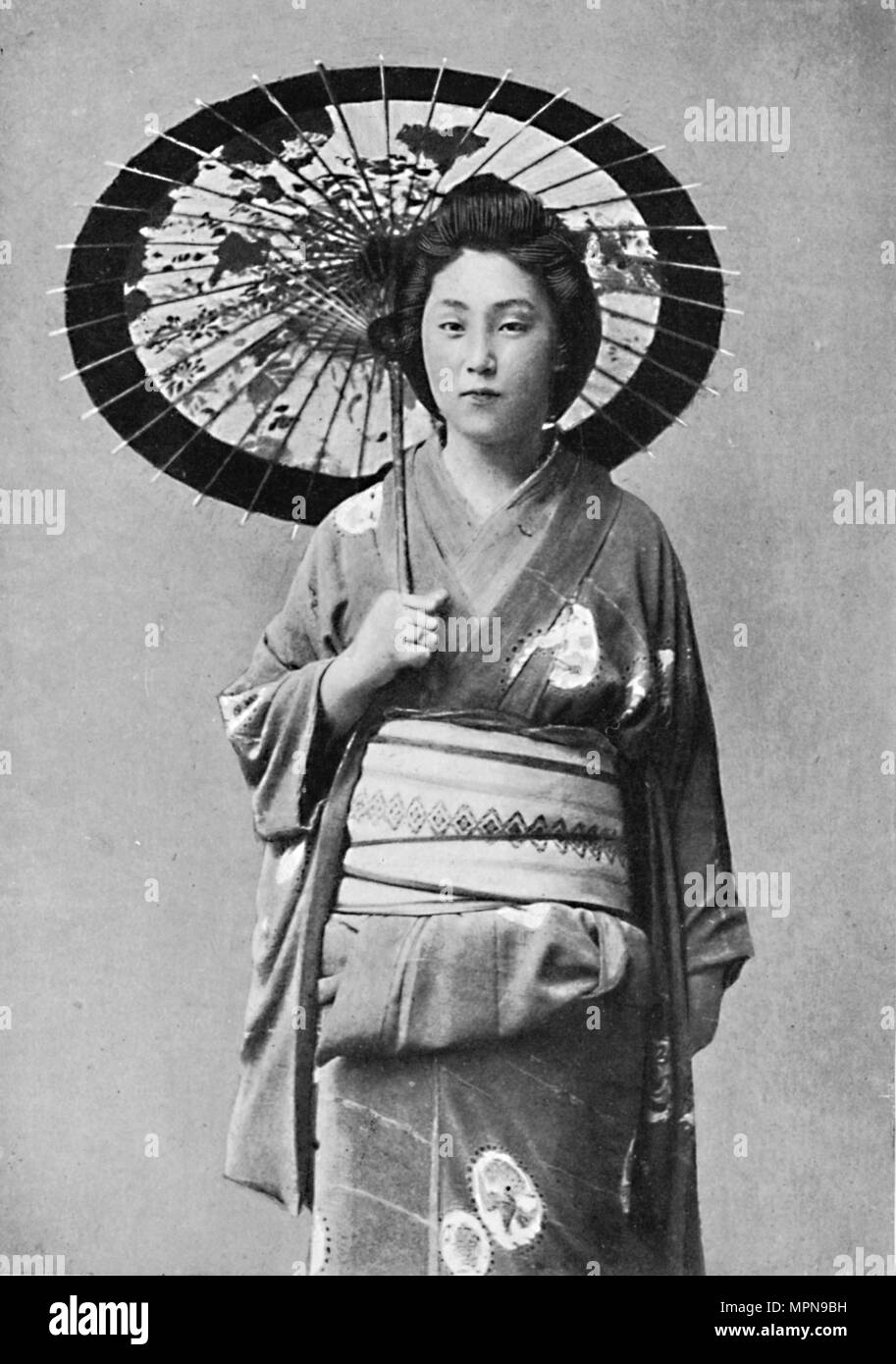 Japanese lady with parasol hi-res stock photography and images - Alamy