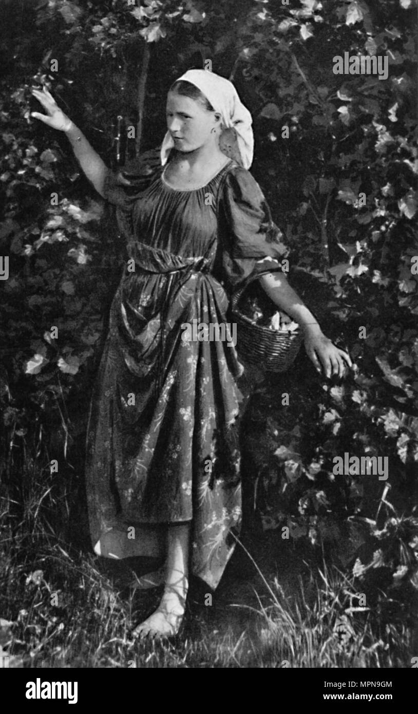 Poor peasant girl hi-res stock photography and images - Alamy