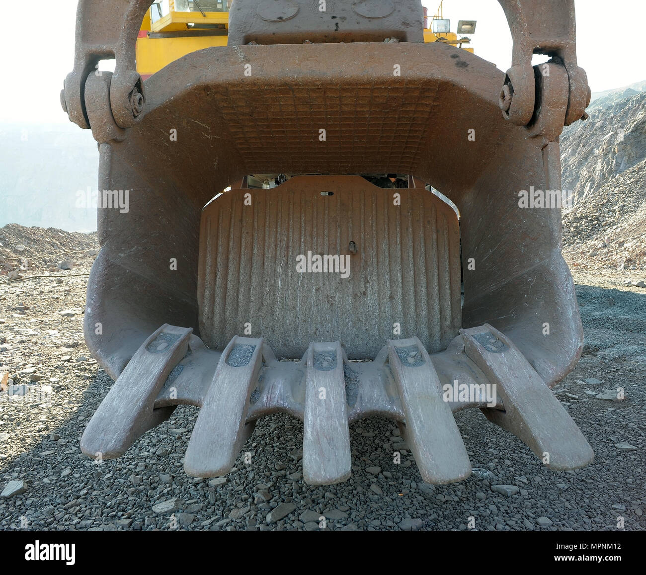 Ore bucket hi-res stock photography and images - Alamy