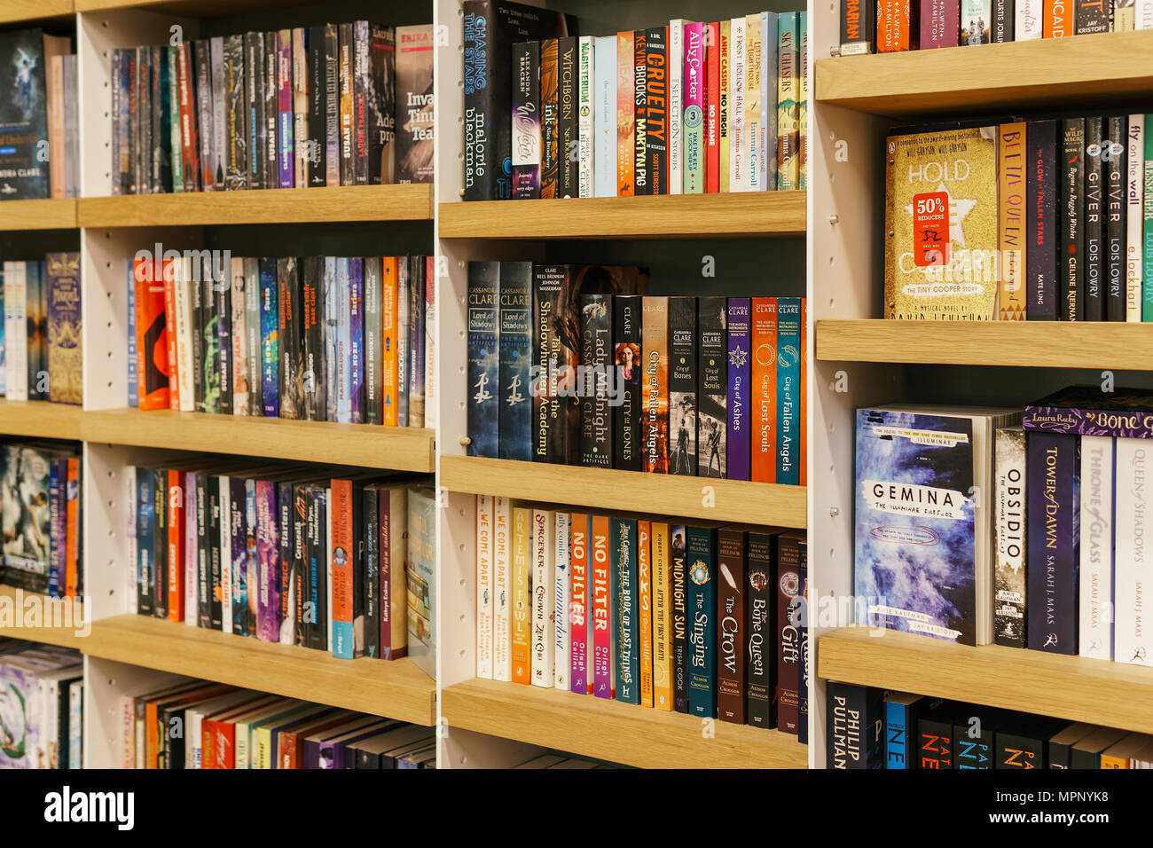Classic book shop hi-res stock photography and images - Alamy
