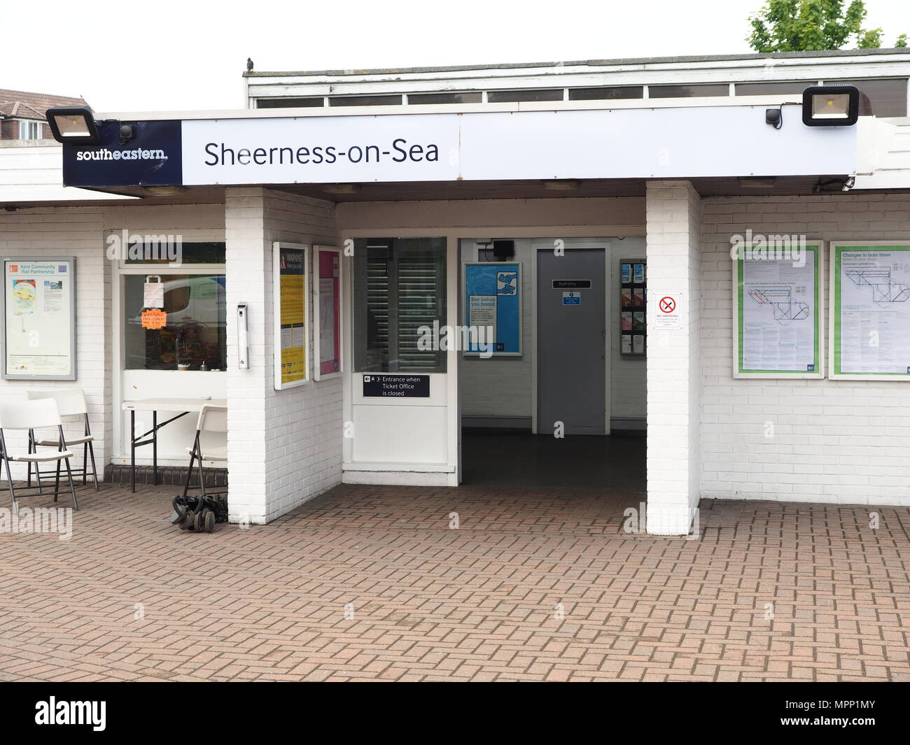 Replacement buses hi-res stock photography and images - Alamy