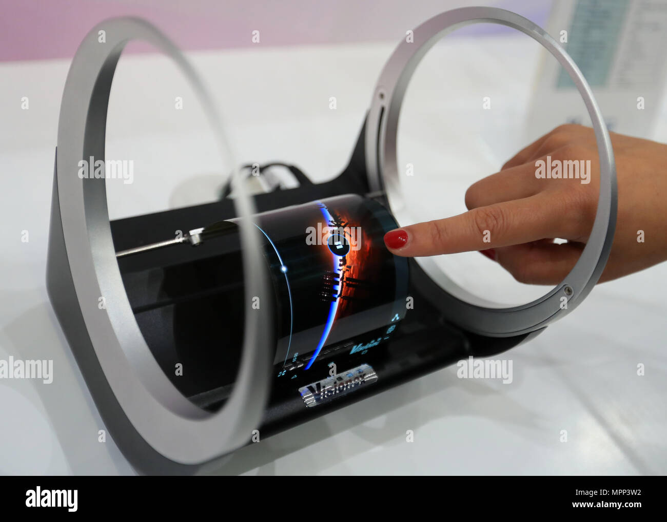 Los Angeles, USA. 23rd May, 2018. A staff member of China's Visionox ...