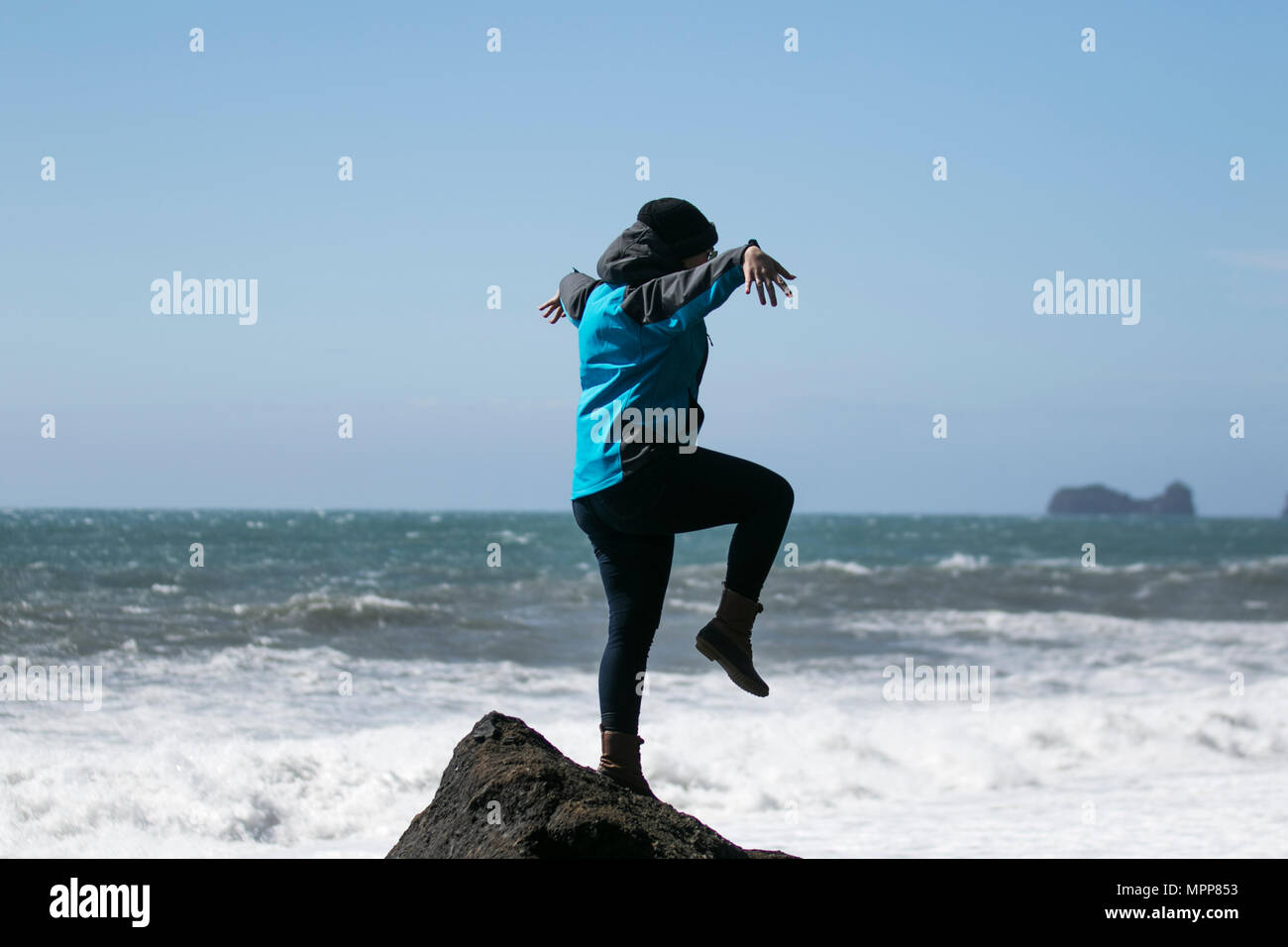 High waves in extremely rough seas hi-res stock photography and images ...