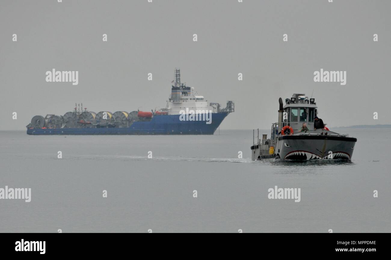 Lighter amphibious resupply cargo larc vehicle hi-res stock photography ...