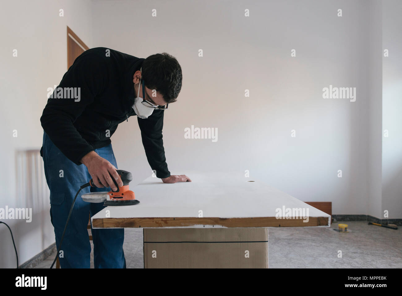 Sanding hi-res stock photography and images - Alamy