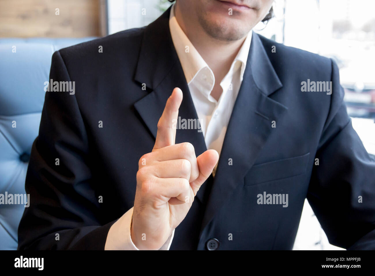 Thumb sign hi-res stock photography and images - Alamy
