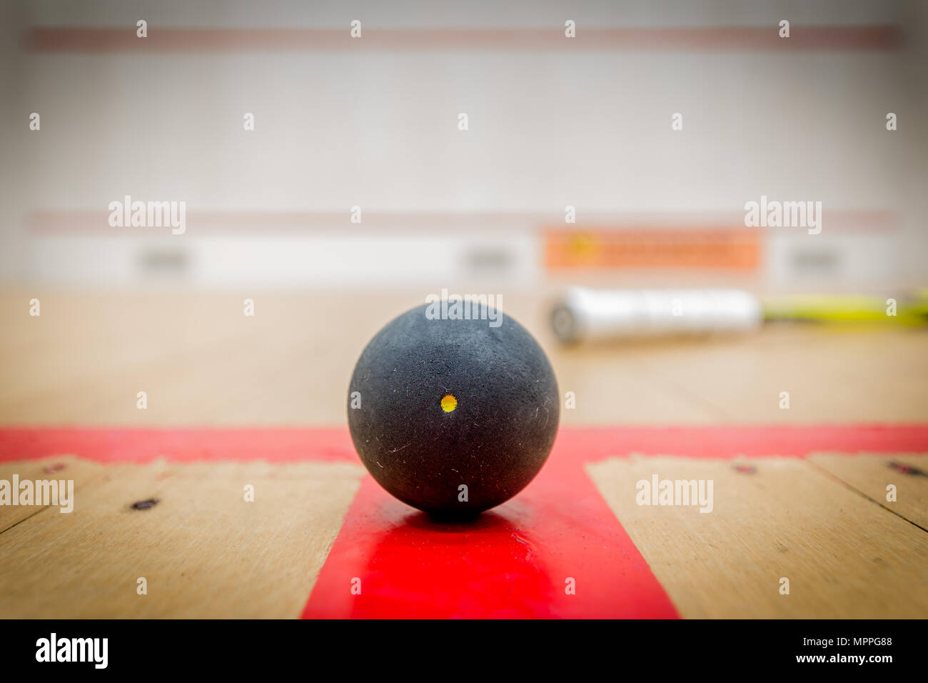 Ball in the middle hi-res stock photography and images - Alamy