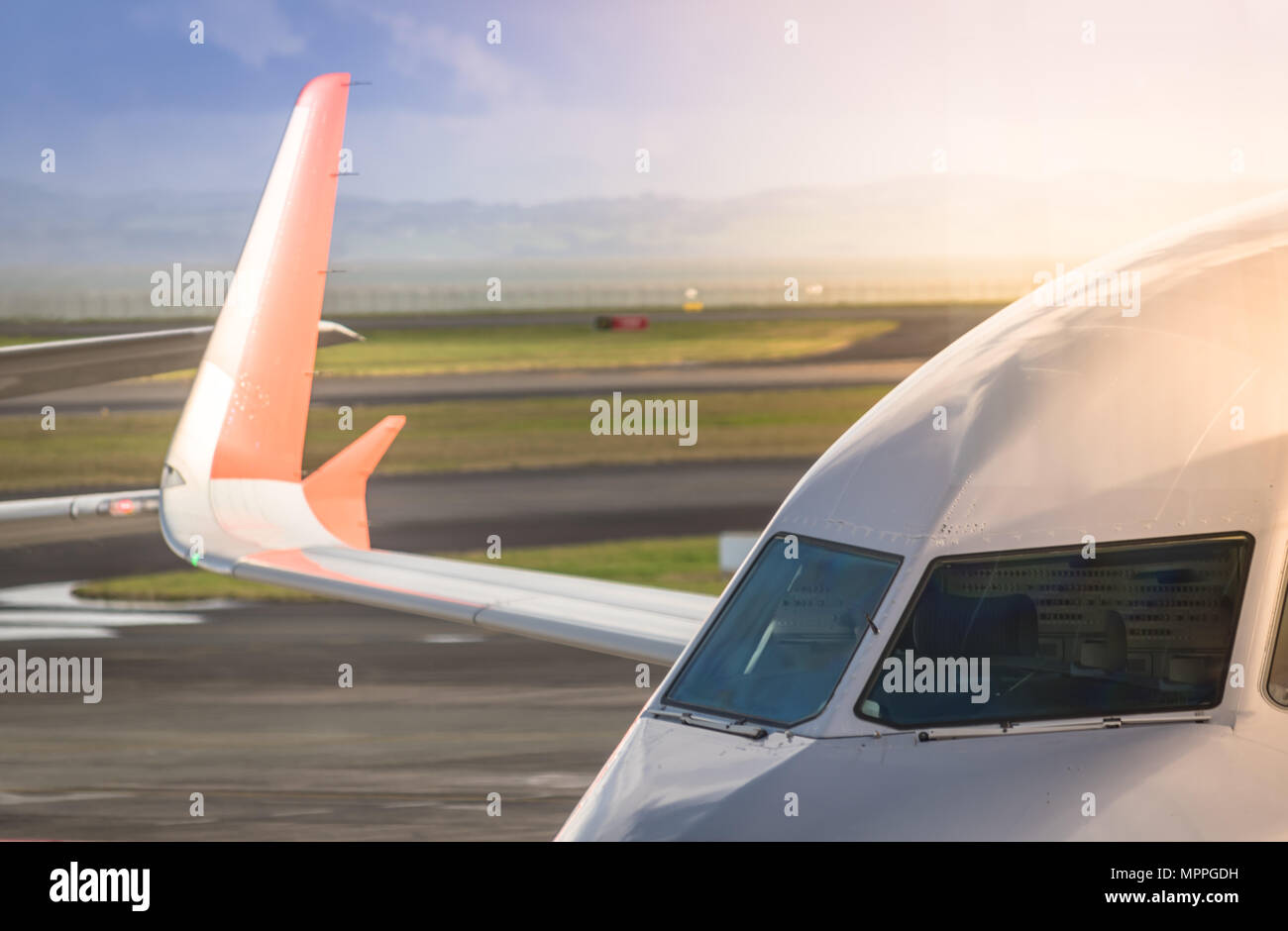 Passenger plane cockpit hi-res stock photography and images - Alamy