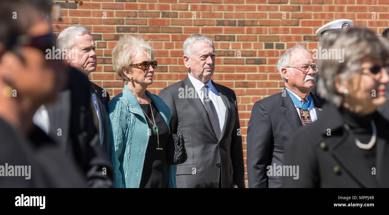 Lt gen james mattis hi-res stock photography and images - Alamy