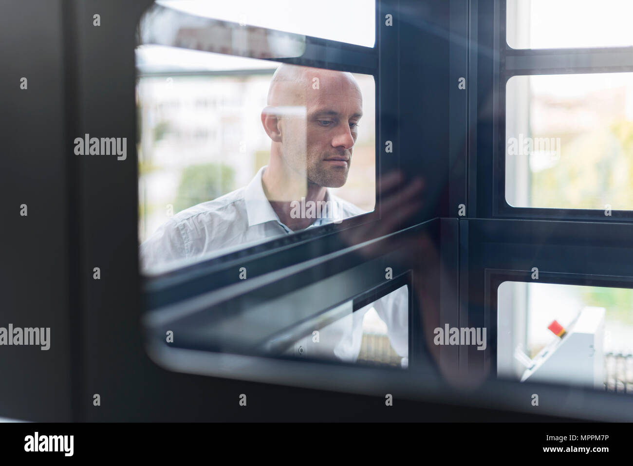 Glass box hi-res stock photography and images - Alamy