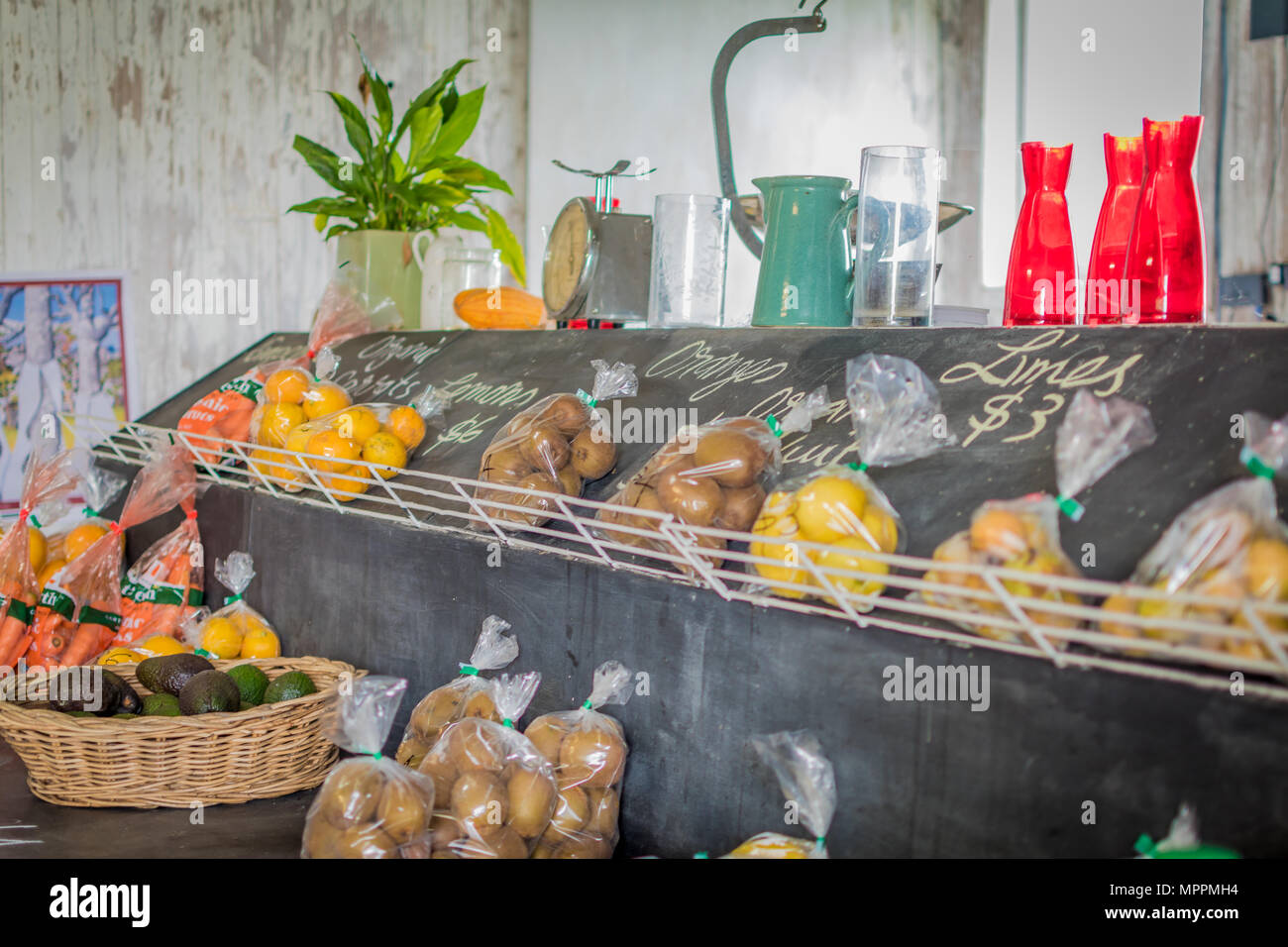 Organic farm store hi-res stock photography and images - Alamy