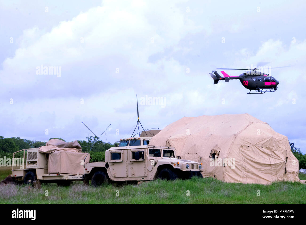 Erected army tent hi-res stock photography and images - Alamy