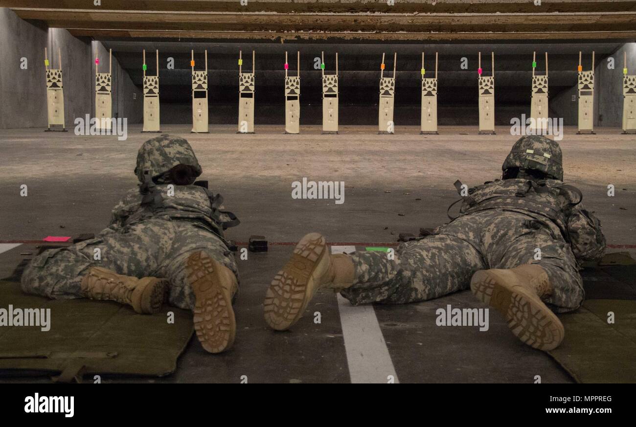 Soldiers from the Headquarters & Headquarters Company, 143d Sustainment ...