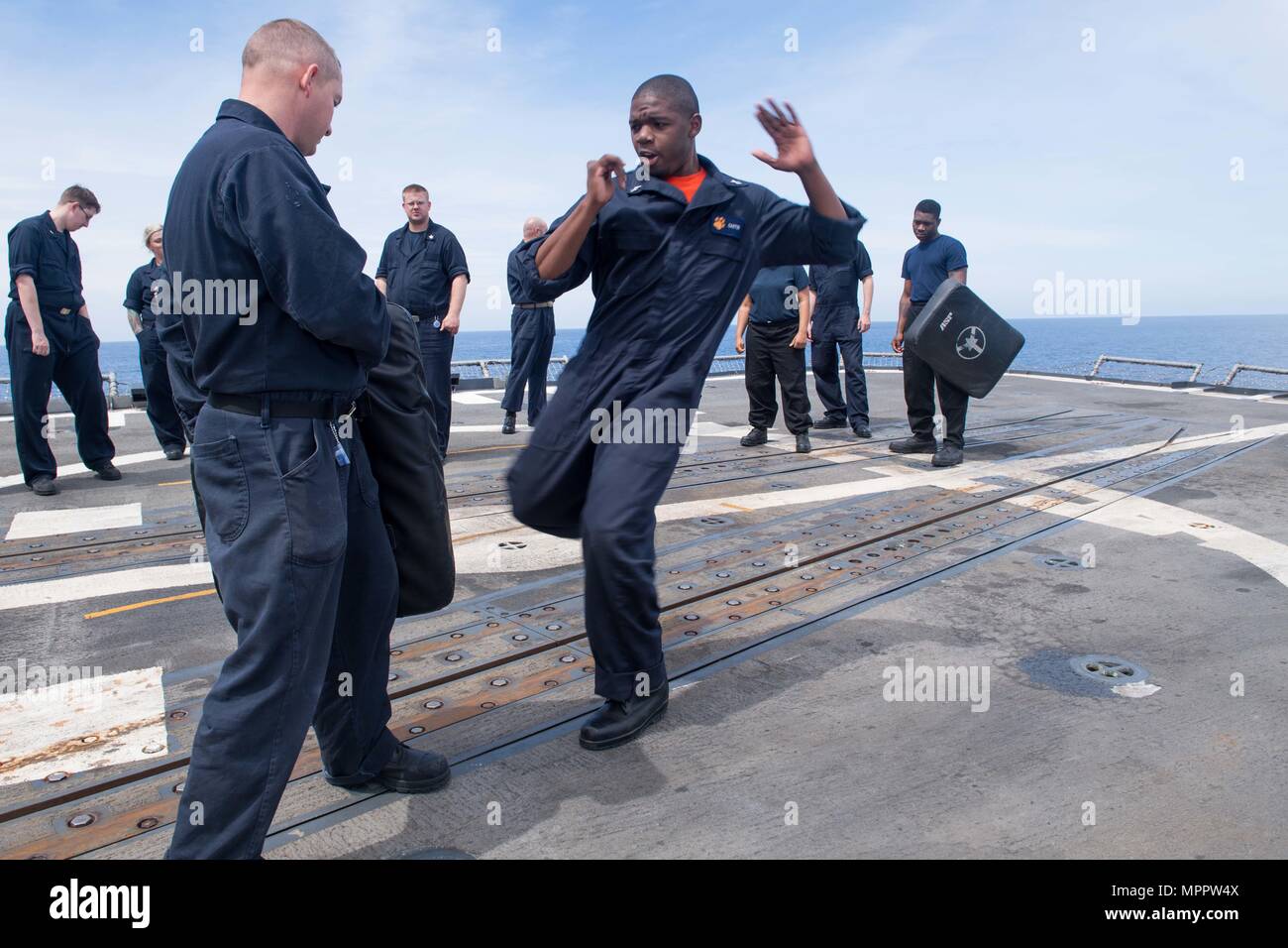 170406-N-VR594-161 PACIFIC OCEAN (April 6, 2017) Operations Specialist ...