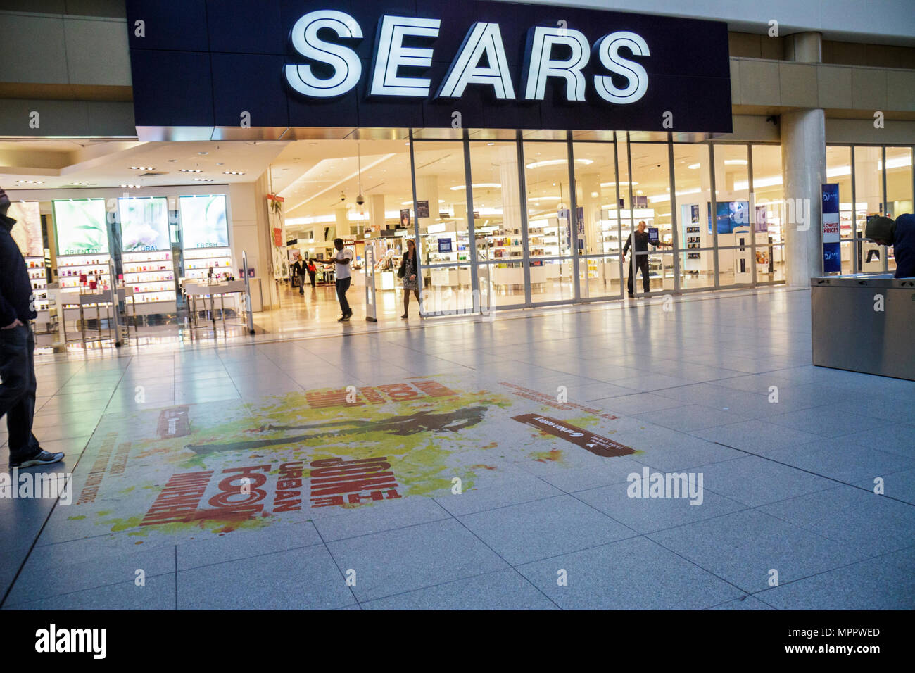 Toronto eaton centre sign hi-res stock photography and images - Alamy