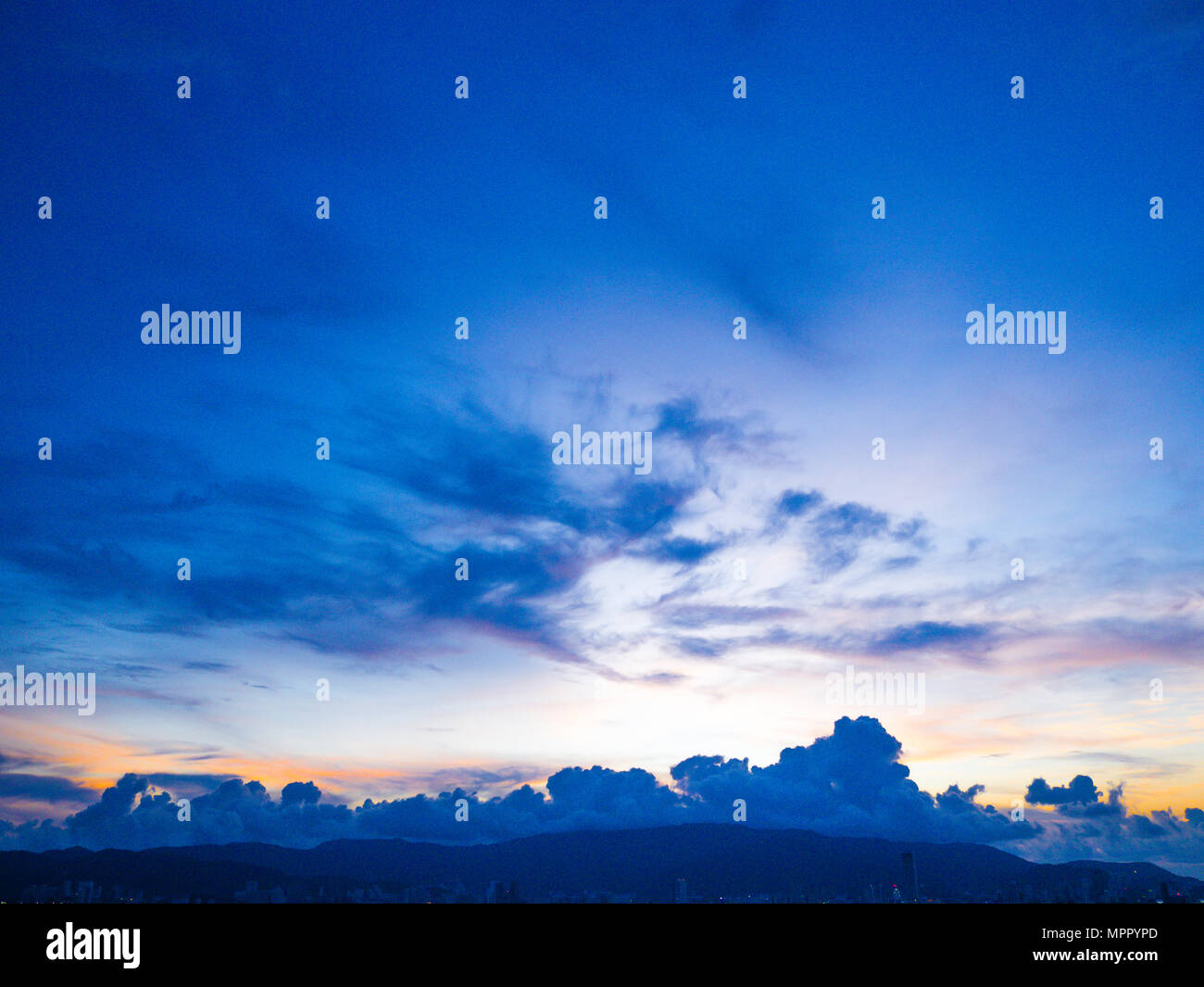 Dark blue sky sunset hi-res stock photography and images - Alamy
