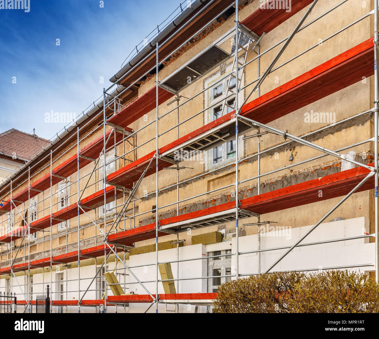 Renovation old building scaffolding hi-res stock photography and images ...
