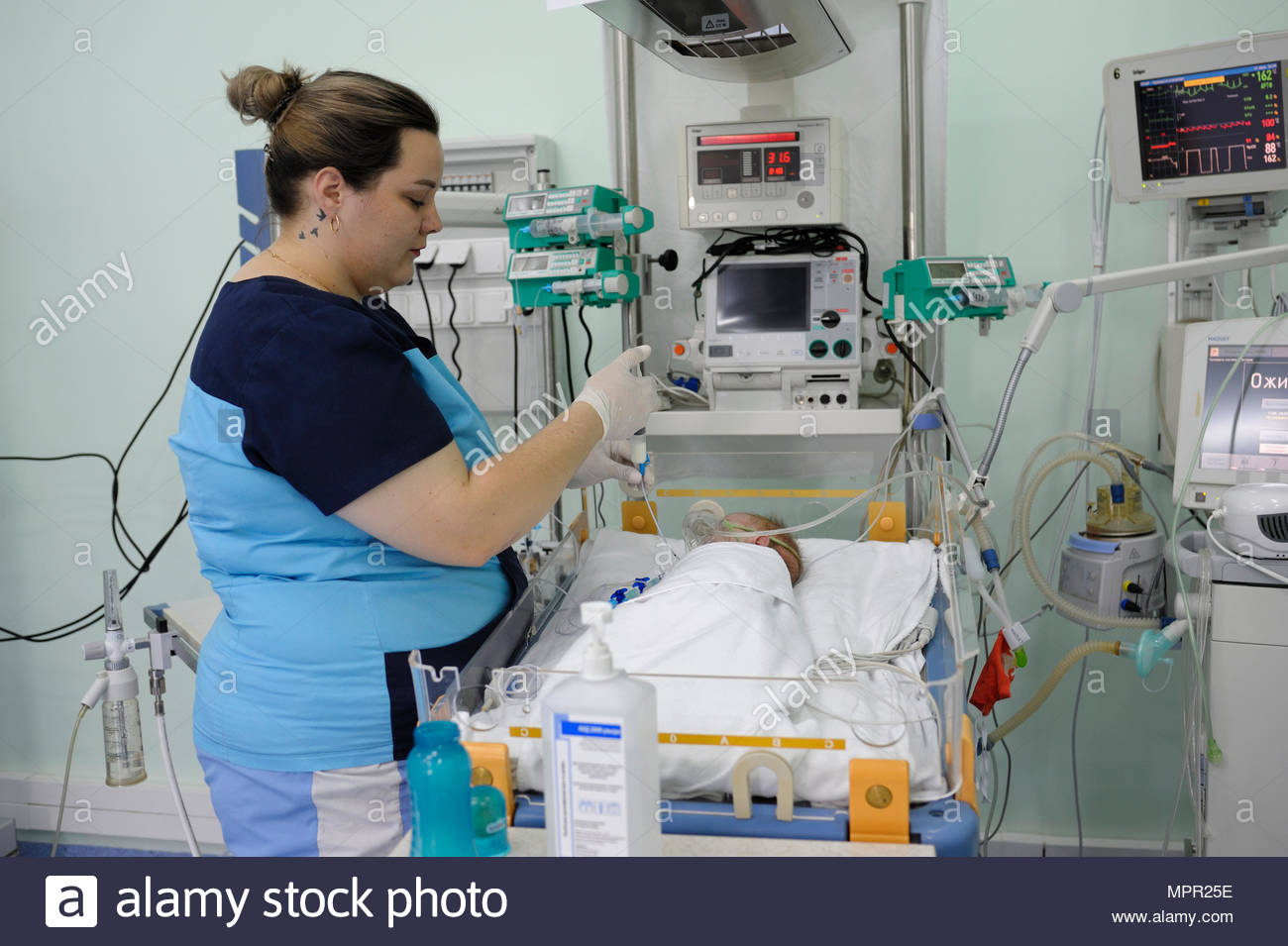 Baby Intensive Care Stock Photos & Baby Intensive Care Stock Images - Alamy