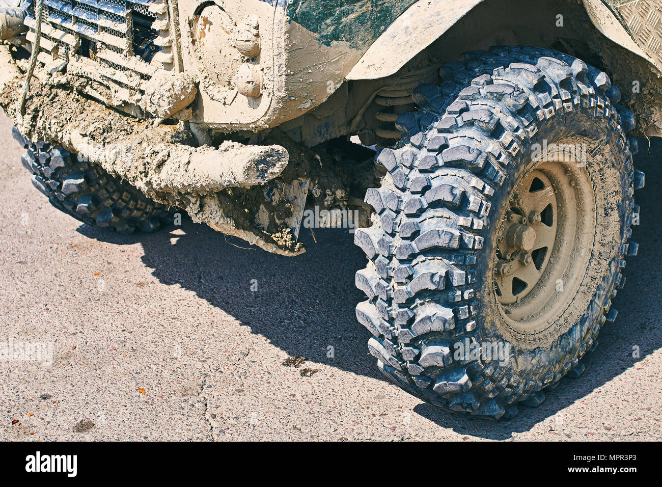 Suv covered with mud hi-res stock photography and images - Alamy