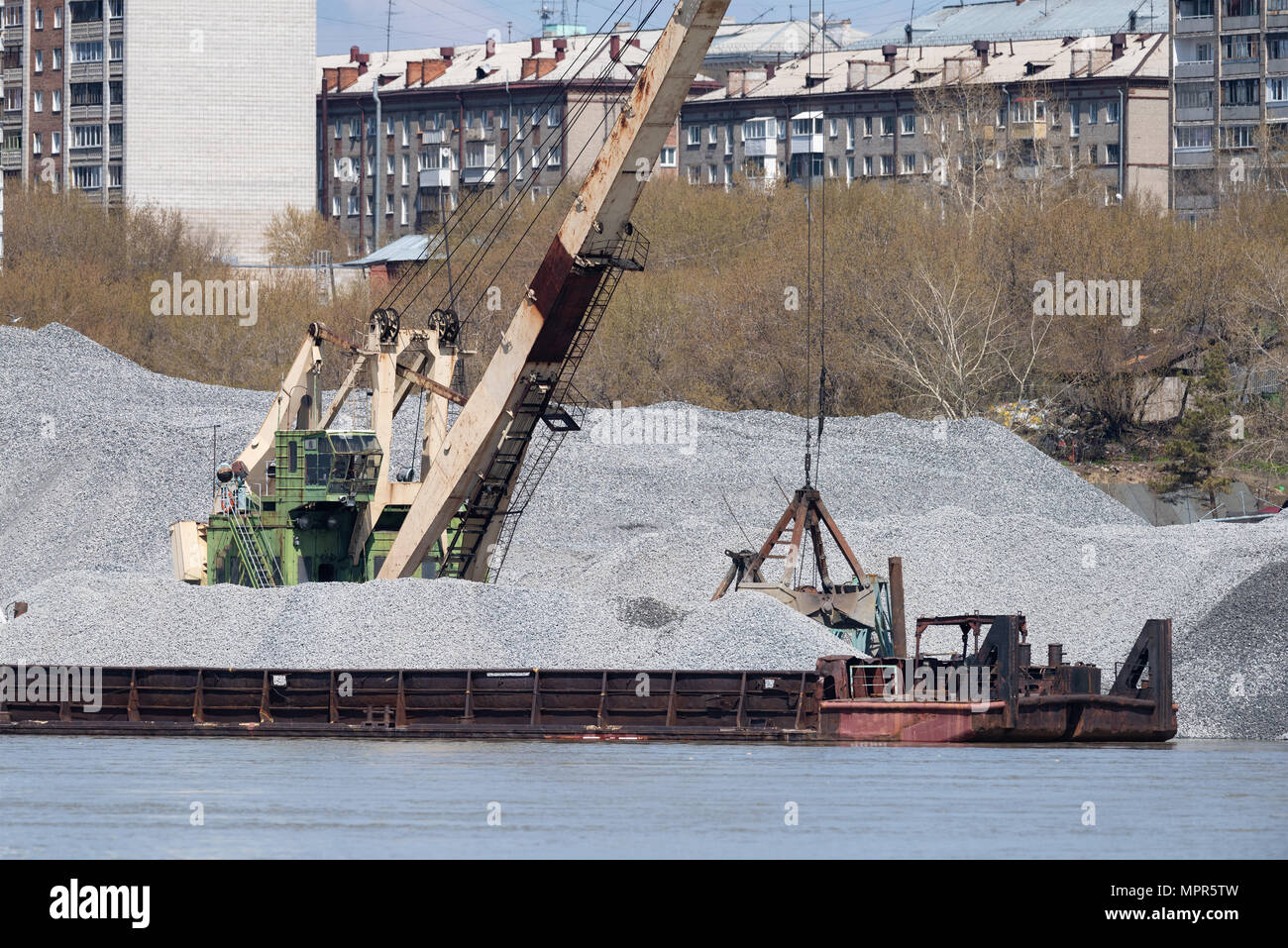 Crushed stone barge hi-res stock photography and images - Alamy