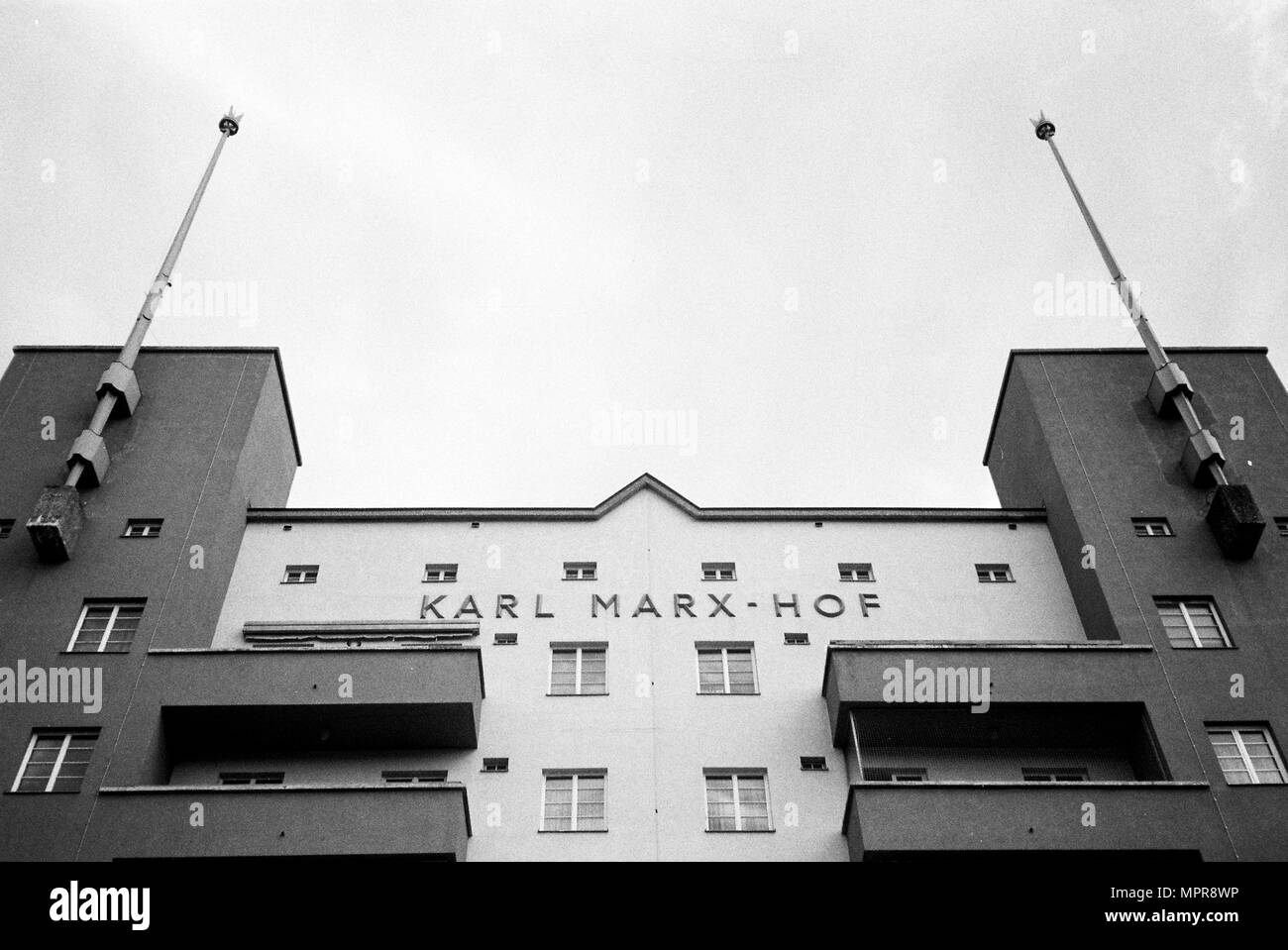 Karl marx hof buildings in vienna hi-res stock photography and images ...