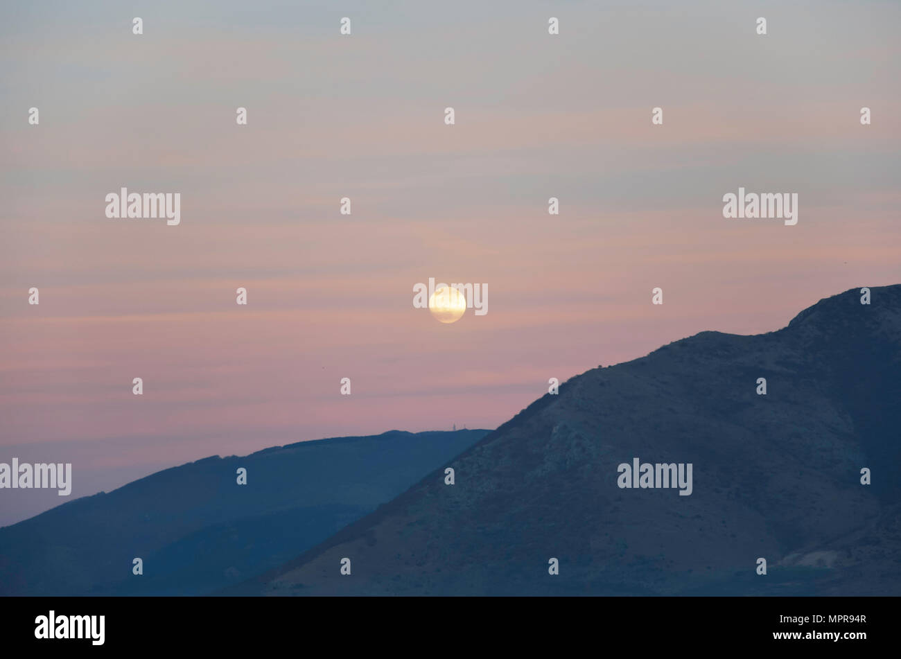 Full hay moon hi-res stock photography and images - Alamy