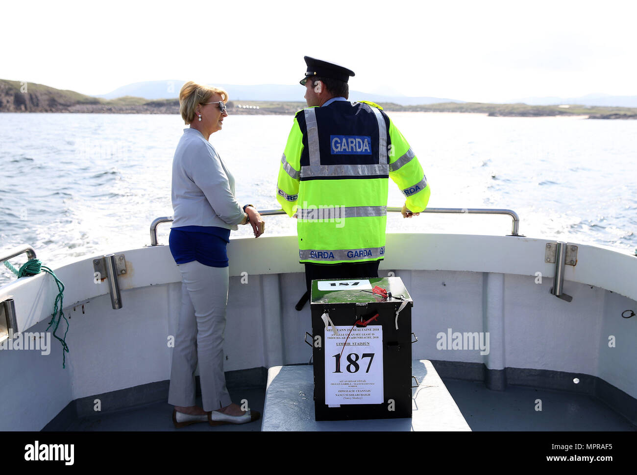 Garda pat mcelroy and nancy sharkey hi-res stock photography and images ...