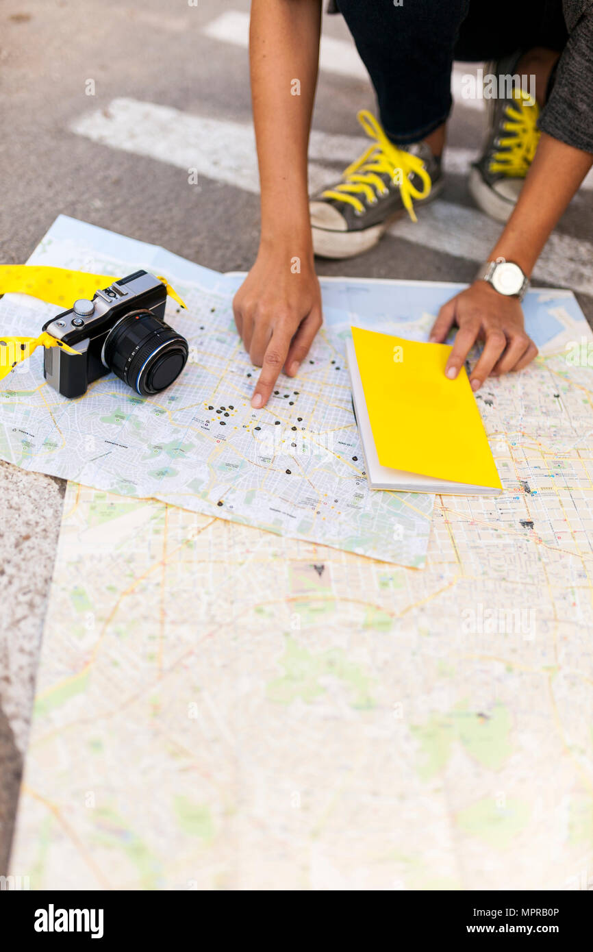 Map searching hi-res stock photography and images - Alamy