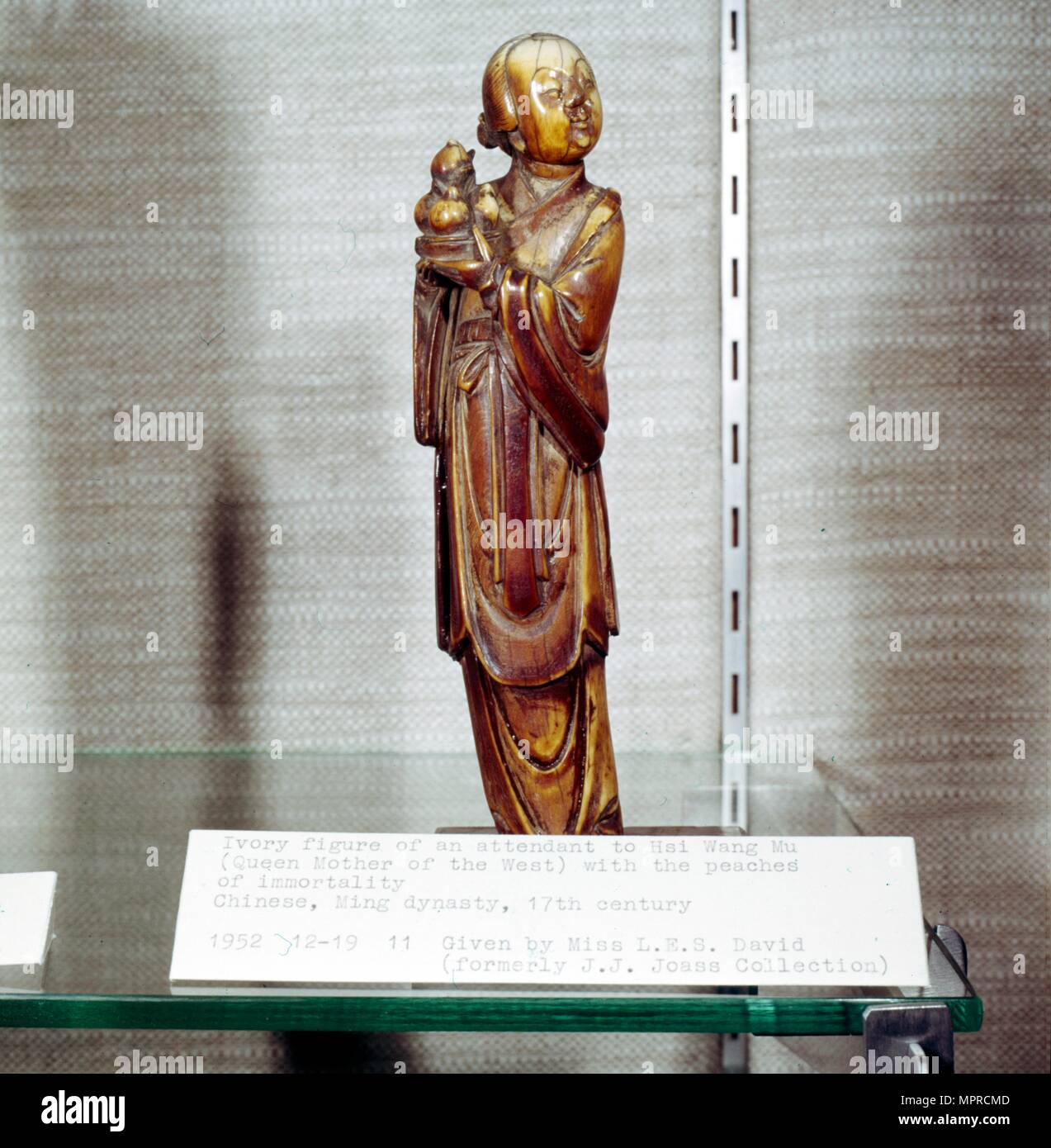 Attendant of Hsi Wang Mu and peaches of Immortal, Ivory Figure, Ming ...