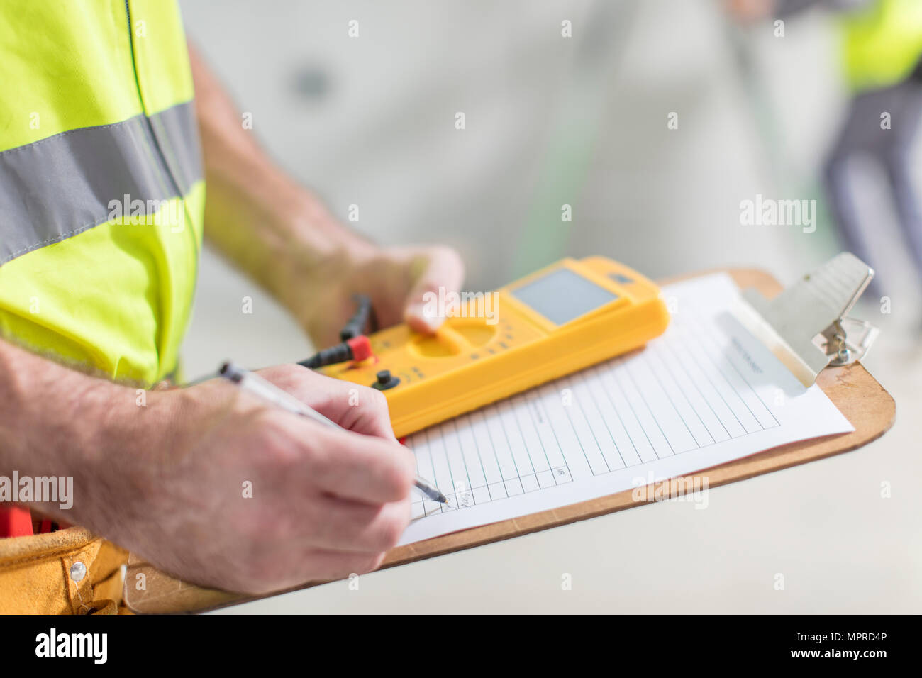 Electrician work in building site hi-res stock photography and images ...
