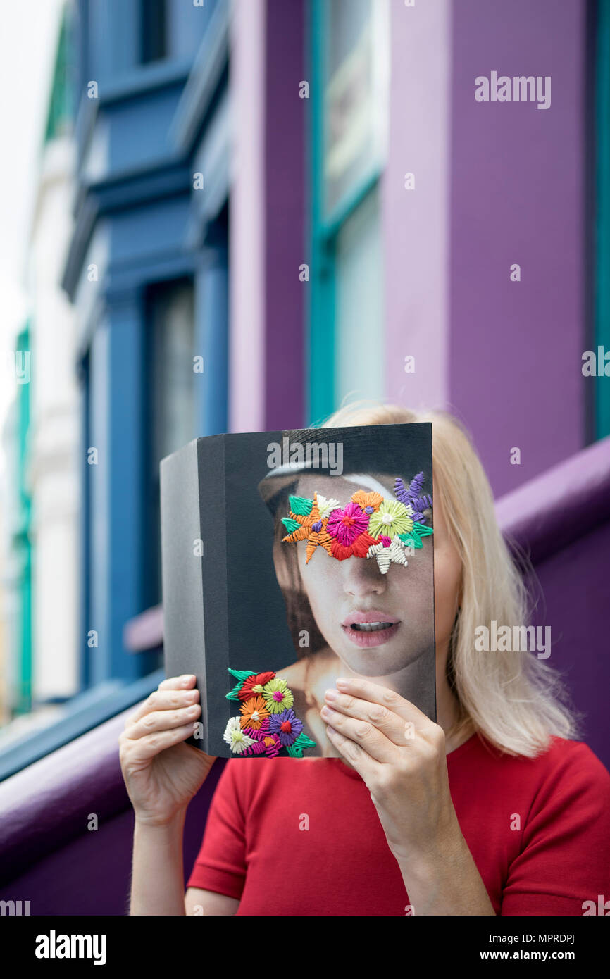 Books covering the walls hi-res stock photography and images - Alamy