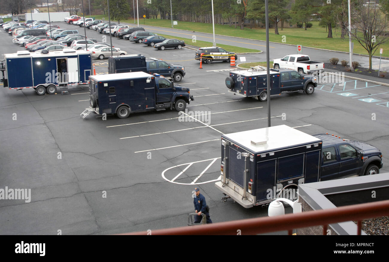 Members of the New York National Guard's 2nd Civil Support Team (CST ...