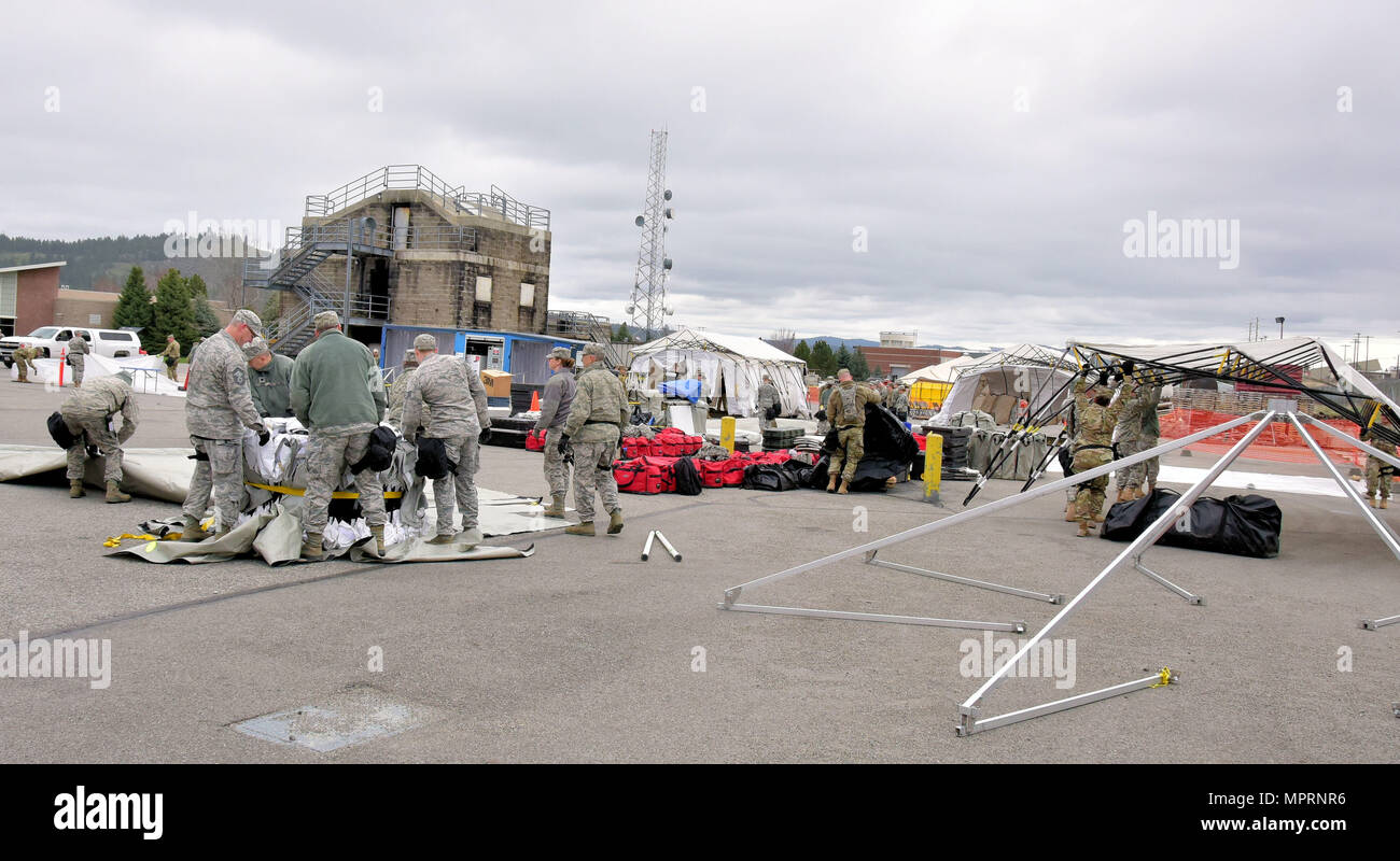 Members of the Washington National Guard’s 10th Homeland Response Force ...