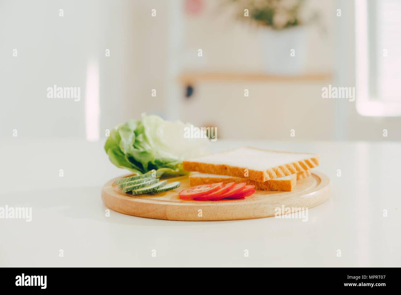 Prepare a sandwich hi-res stock photography and images - Alamy