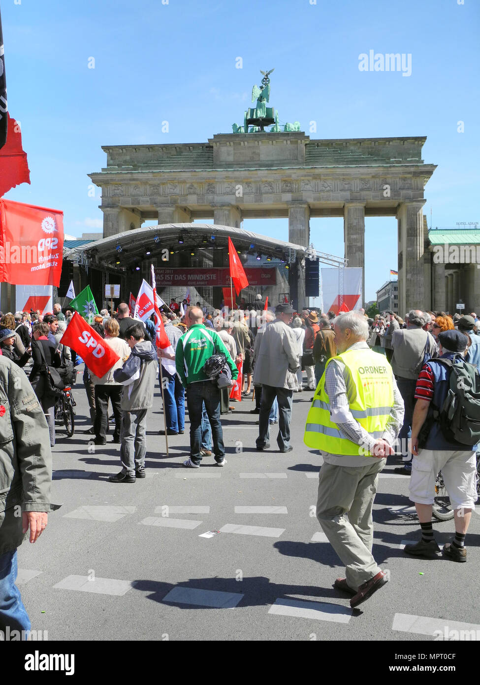 Gate flags hi-res stock photography and images - Alamy