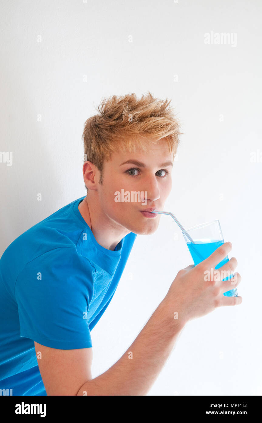 Powerade hi-res stock photography and images - Alamy