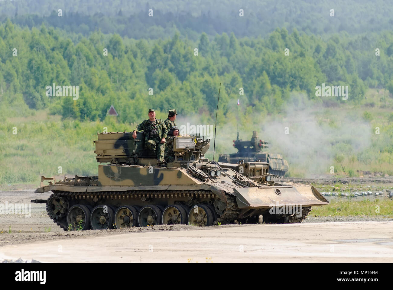 Armoured recovery vehicle hi-res stock photography and images - Alamy
