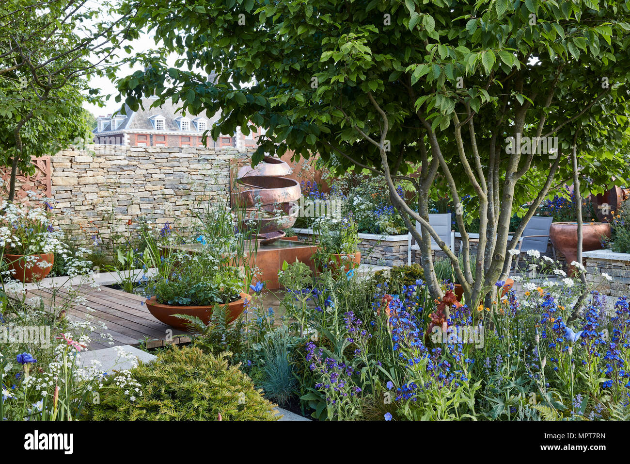 Pool of the new gardens hi-res stock photography and images - Alamy