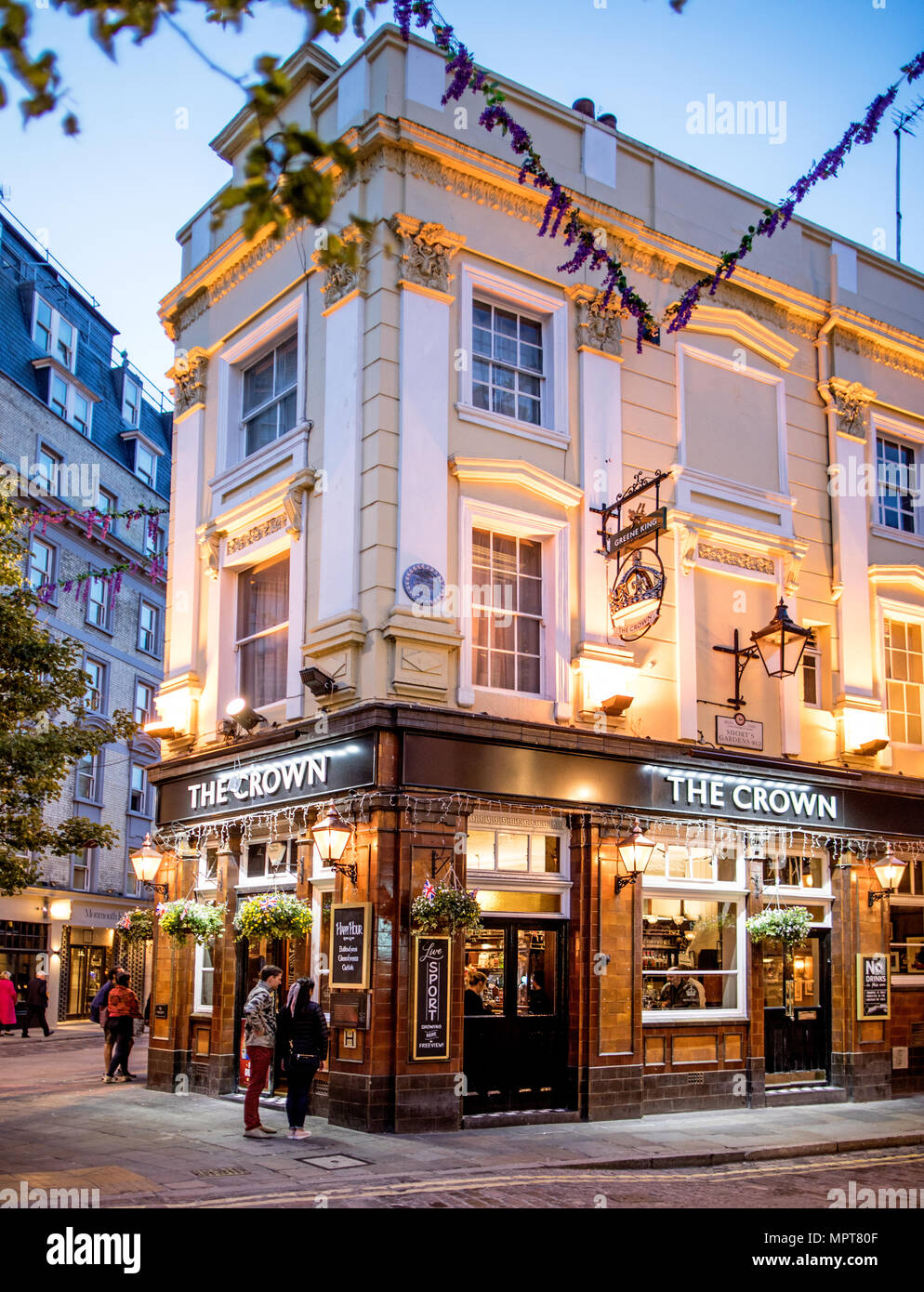 London pub hi-res stock photography and images - Alamy