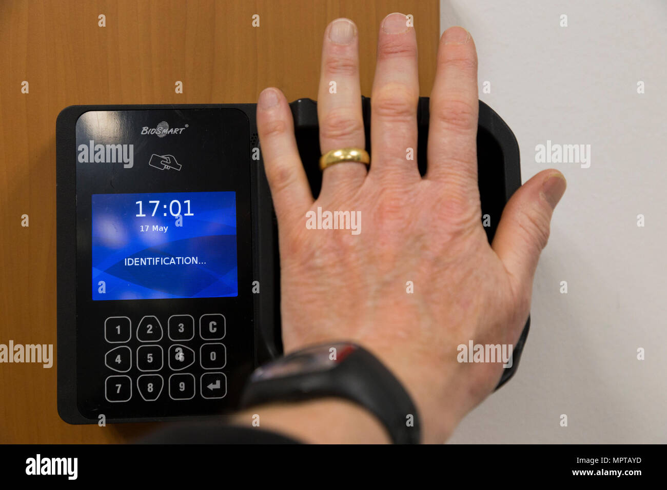 Hand Prints Identification High Resolution Stock Photography and Images ...