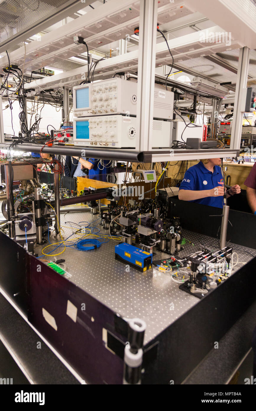 Details / view of the Ytterbium ion optical clock during Open House Day ...