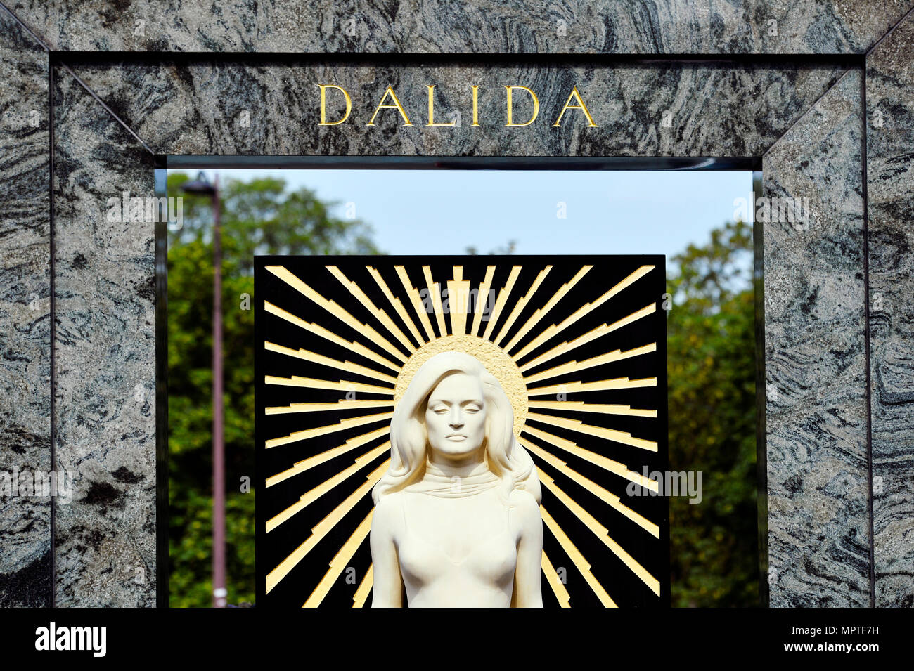Dalida's grave - Montmartre cemetery - Paris 18th - France Stock Photo ...