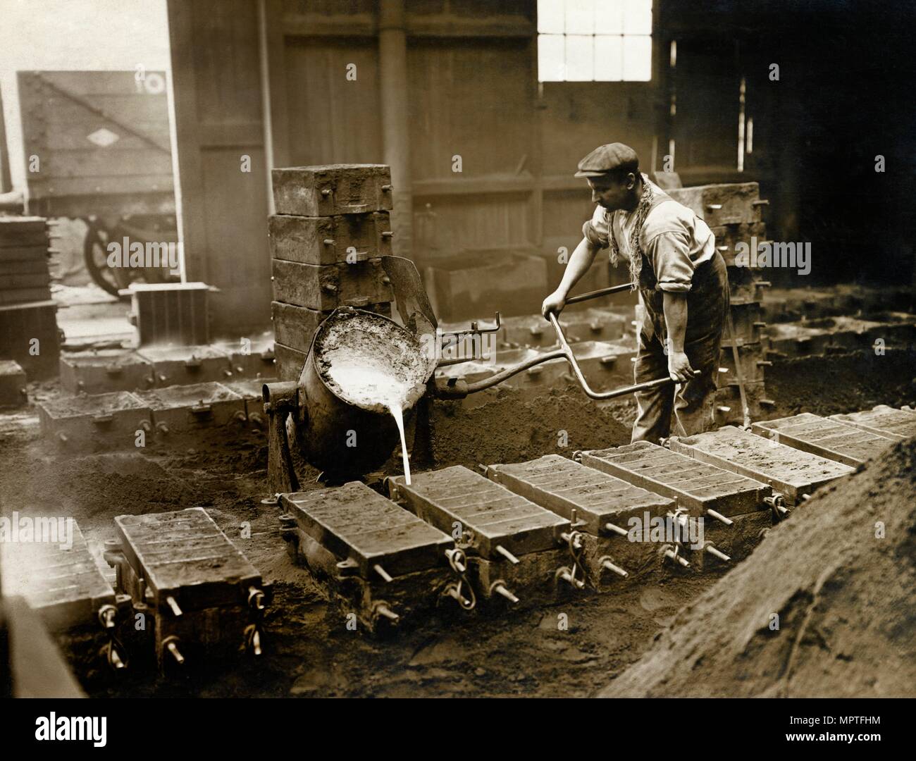 Crewe works hi-res stock photography and images - Alamy