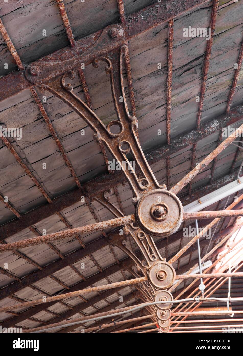 Cast iron roof struts, Ditherington Flax Mill, Ditherington, Shrewsbury ...